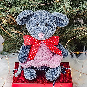 165g Soft Chenille Yarn Fluffy Velvet Yarn for Crocheting and Arm Knitting Crochet Yarn Thick Chunky Velvet Yarn Handcrafts Weaving for Blankets Bags Hats Gloves Slippers Dolls