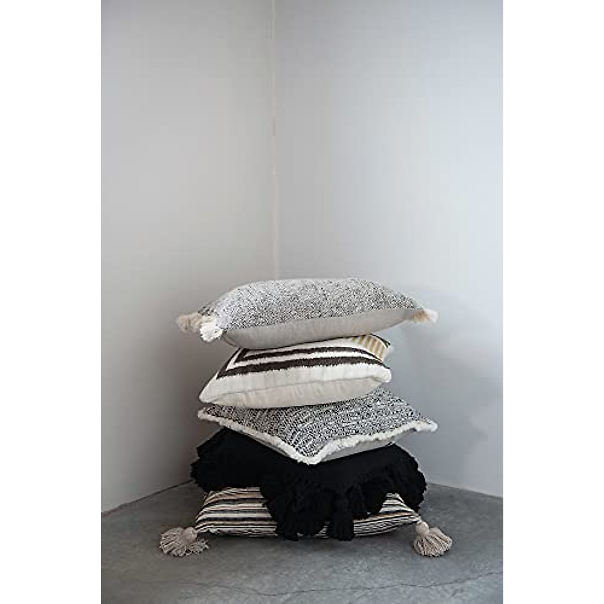 Creative Co-Op 18" Square Cotton Slub Crochet & Tassel, Fringe Detailing Pillow, Black