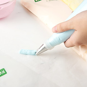 Restaurantware Pastry Tek Piping Tip 1 Reusable Ruffle Icing Tip - #88 Dent-Resistant Stainless Steel Pastry Tip Dishwasher-Safe Decorate Cupcakes Cakes or Cookies