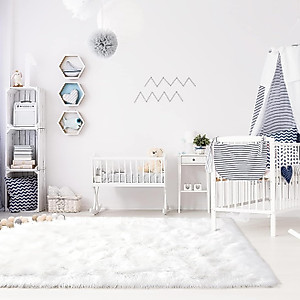 LOULANJX Soft Faux Fur Sheepskin Rug 5x8 Feet White Fluffy Area Rugs Indoor Plush Rugs for Living Room Bedroom Nursery Playroom Kids Room Home Decor