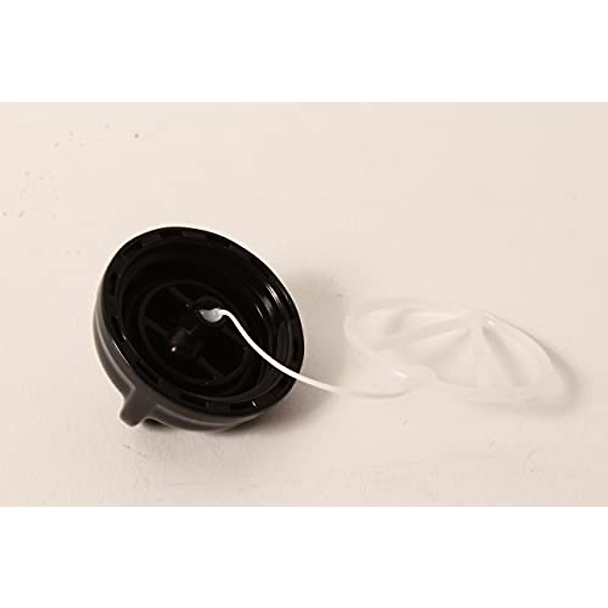 Echo P021005581 Chainsaw Oil Cap Assembly w/ Retainer