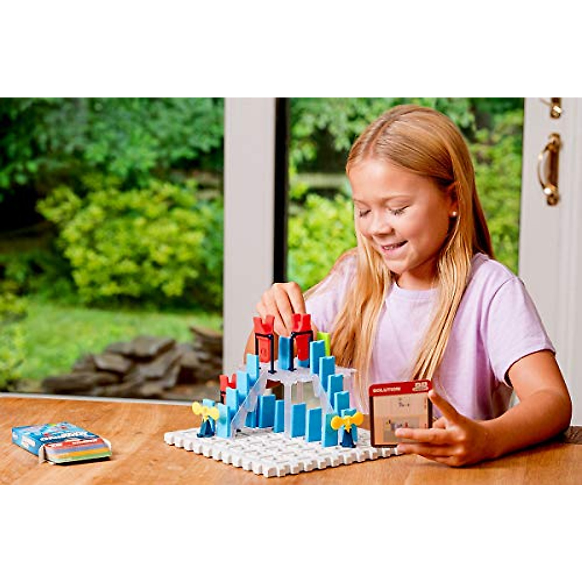 ThinkFun Domino Maze STEM Toy and Logic Game for Boys and Girls Age 8 and Up - Combines the Fun of Dominos With the Challenge of a Puzzle