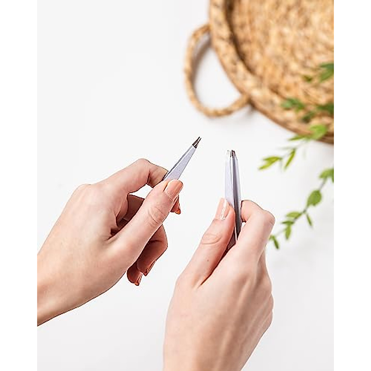 Amazon Basics Eyebrow Tweezers 2-Pack