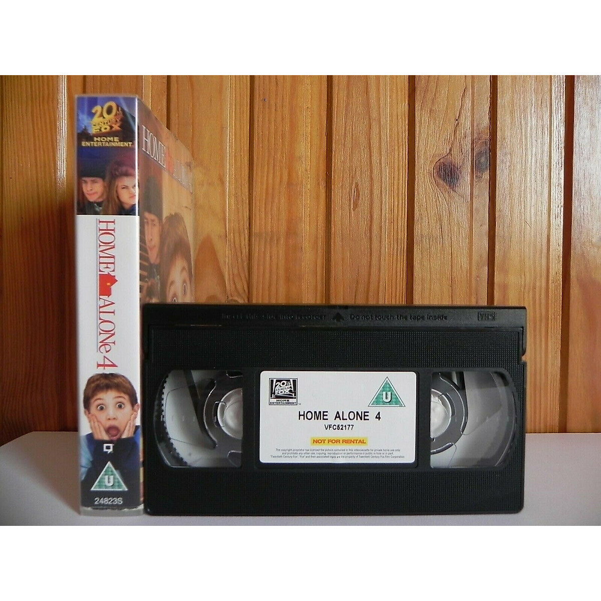 Home Alone 4 [VHS]