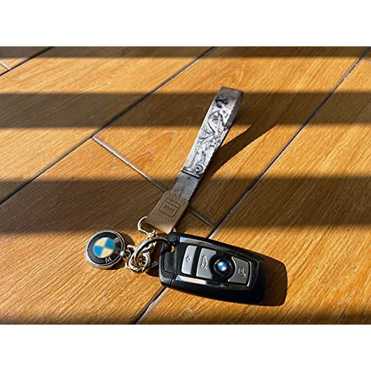 DQL wrist key lanyard, Bohemian key chain wristlet hand lanyard key wrist strap, keychain short key lanyard, car key holder for women(Cute)