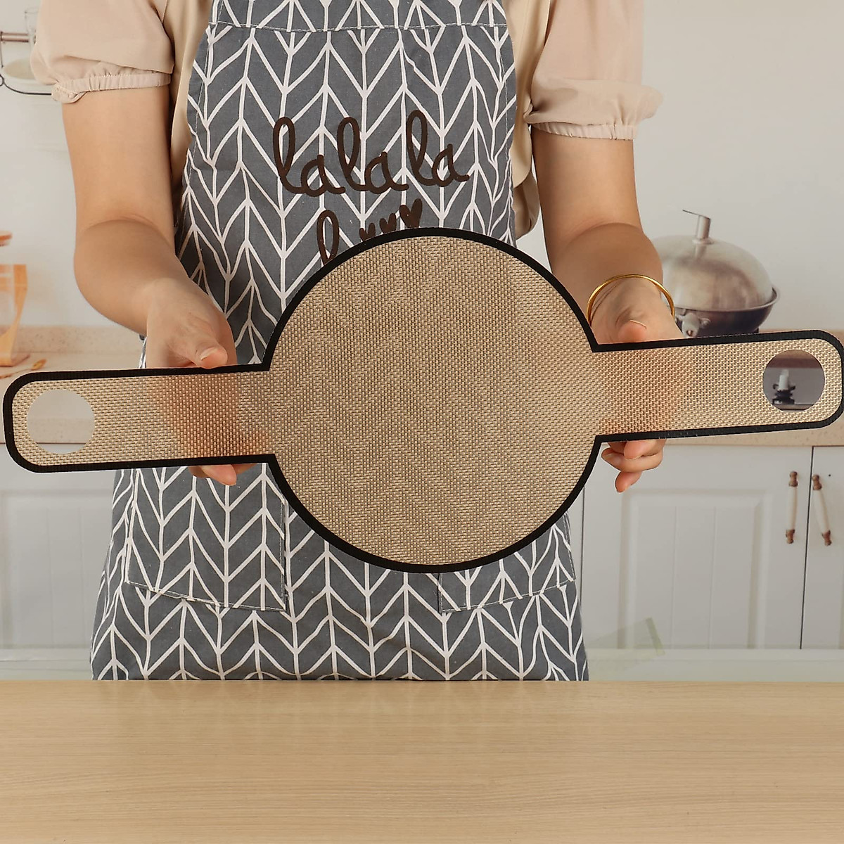 MISNODE 2 Pack Silicone Baking Mat for Dutch Oven, 8.3 Inch Bread Baking Pad with Long Handle, Reusable Dough Bread Sling Baking Mat Baking Tool for Gentler Safer & Easier Transfer of Dough (Brown)