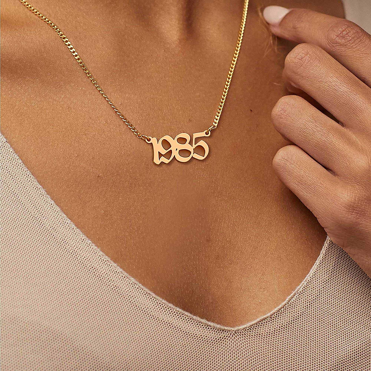 1990 Necklace, 30th Birthday Gifts for Women Birth Year Number Necklace Old English Necklaces for Mom Bridesmaid Sister Best Friend Jewelry Personalized Gifts for Her Born in 1990