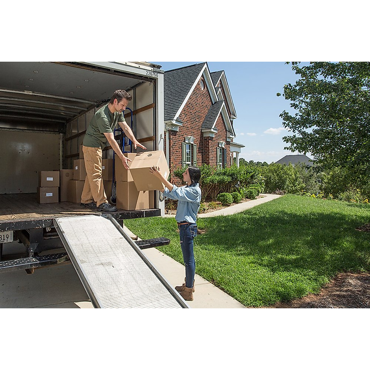 Gorilla Packing Tape Tough & Wide with Dispenser for Moving, Shipping and Storage, 2.83" x 35 yd, Clear, (Pack of 1)