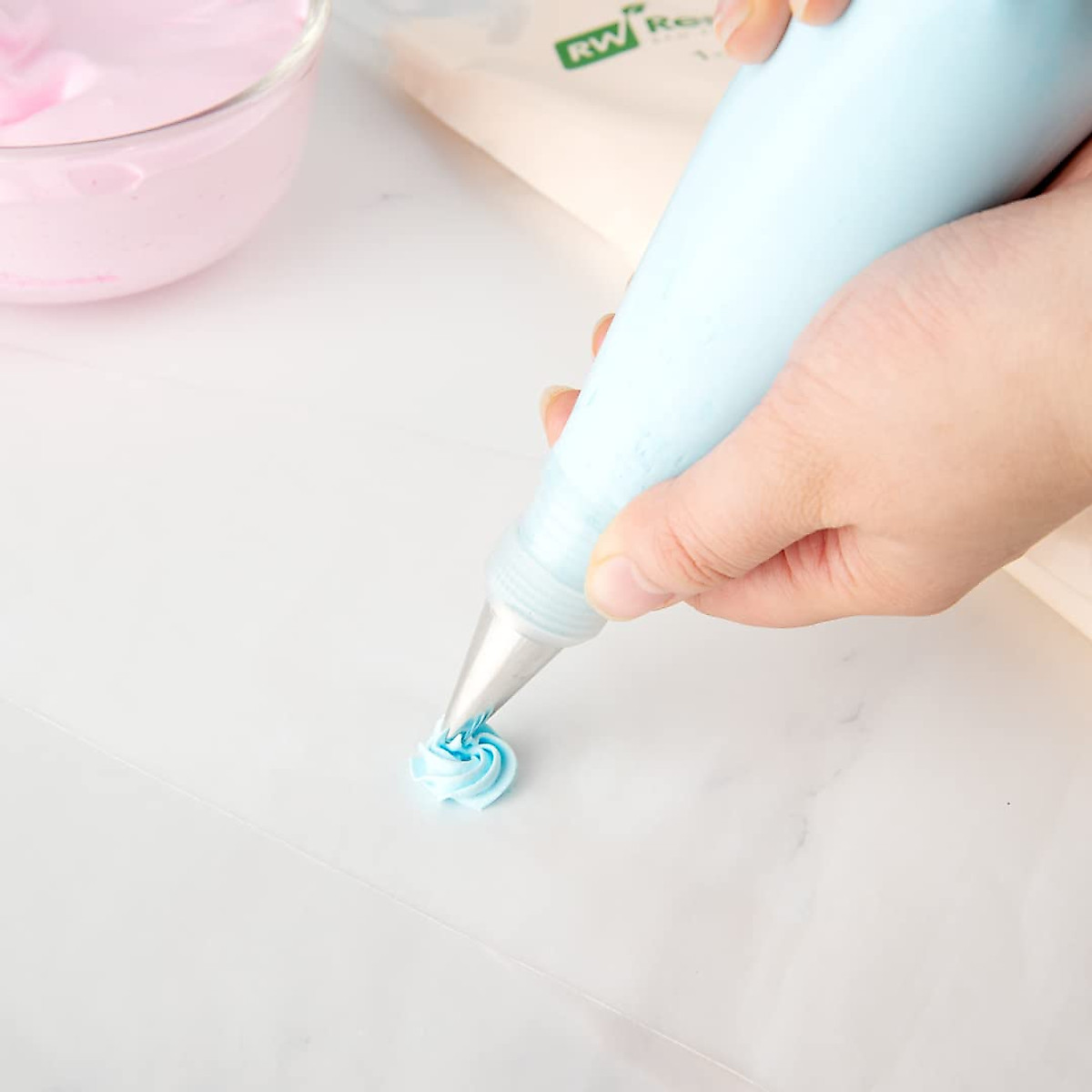 Restaurantware Pastry Tek Decorating Tip Star 1 Reusable Star Piping Tip - #30 Dent-Resistant Stainless Steel Closed Star Tip Dishwasher-Safe Decorate Cupcakes Cakes or Cookies