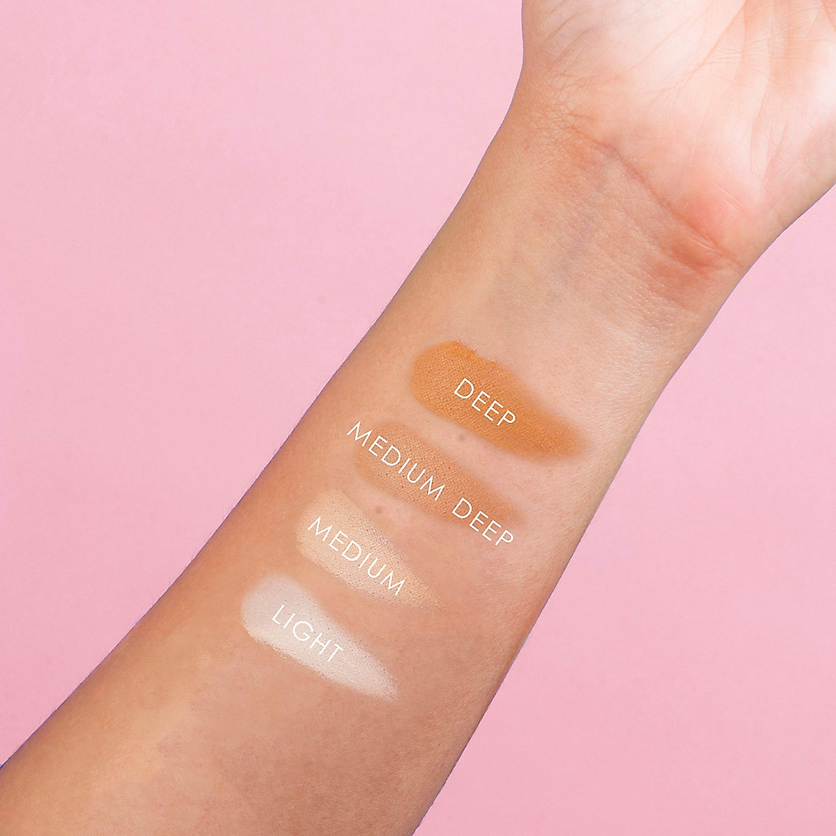 Winky Lux Diamond Complexion Powder, Compressed Matte Foundation With Powdered Diamonds for Flawless Airbrush Effect, Blurs Pores and Fine Lines, 8g, Light