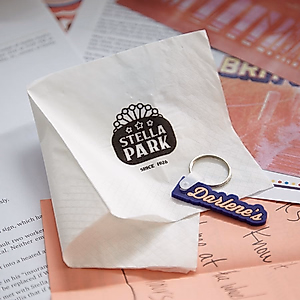 Hunt A Killer: Body On The Boardwalk, Catch the Amusement Park Killer, Interactive Unsolved Mysteries Game, Mystery Box for Game Night, Murder Mysteries Card, Puzzle & Board Games, For Ages 14+