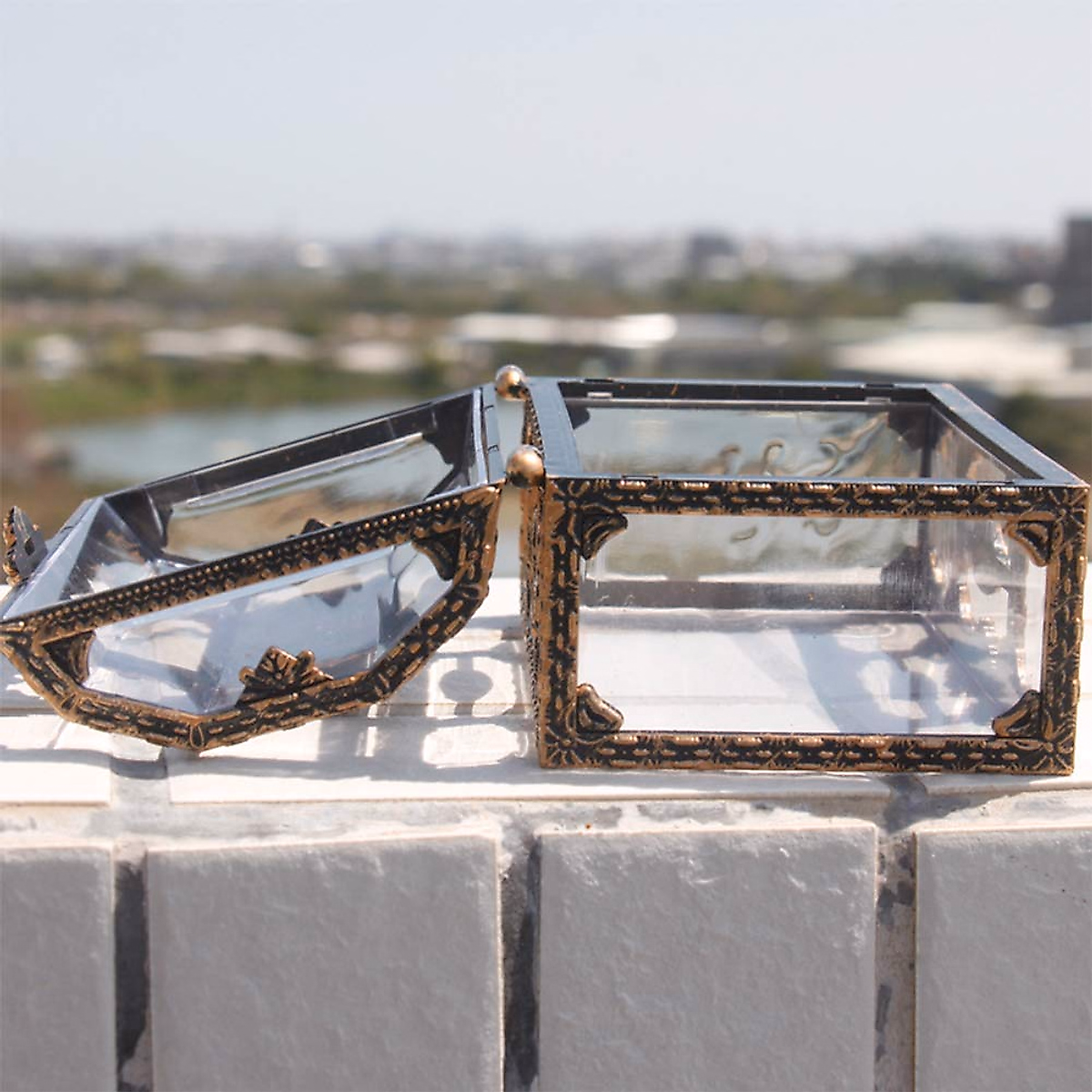 Treasure Chest Pirate Keepsake Jewelry Box,Crystal Gemstone Plastic Pirate Box for Jewelry Cosmetics Gifts Trinkets Souvenirs (As Shown)