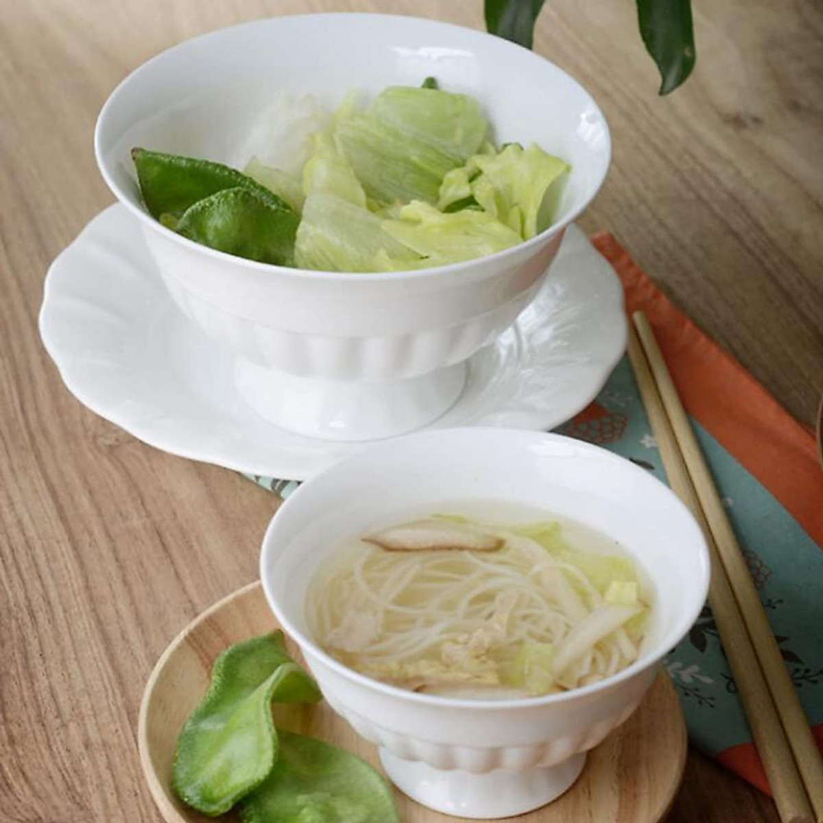 DOITOOL Ceramic Footed Bowl Round Pedestal Bowl Decorative Fruit Bowl Holder Dessert Display Stand for Kitchen Counter Centerpiece Table Decor Serving Fruit Tray White