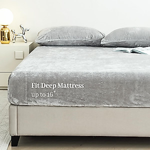 YIYEA Fleece Fitted Sheet Full Size, Ultra Soft Faux Fur Deep Pocket, Fluffy Plush Velvet for Fall Winter, Cozy Warmth and No Shedding, Light Grey