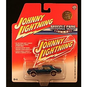 1968 MERCURY COUGAR GT-E MUSCLE CARS U.S.A. 2005 Johnny Lightning 1/64 Scale Die-Cast Vehicle & Collector Trading Card