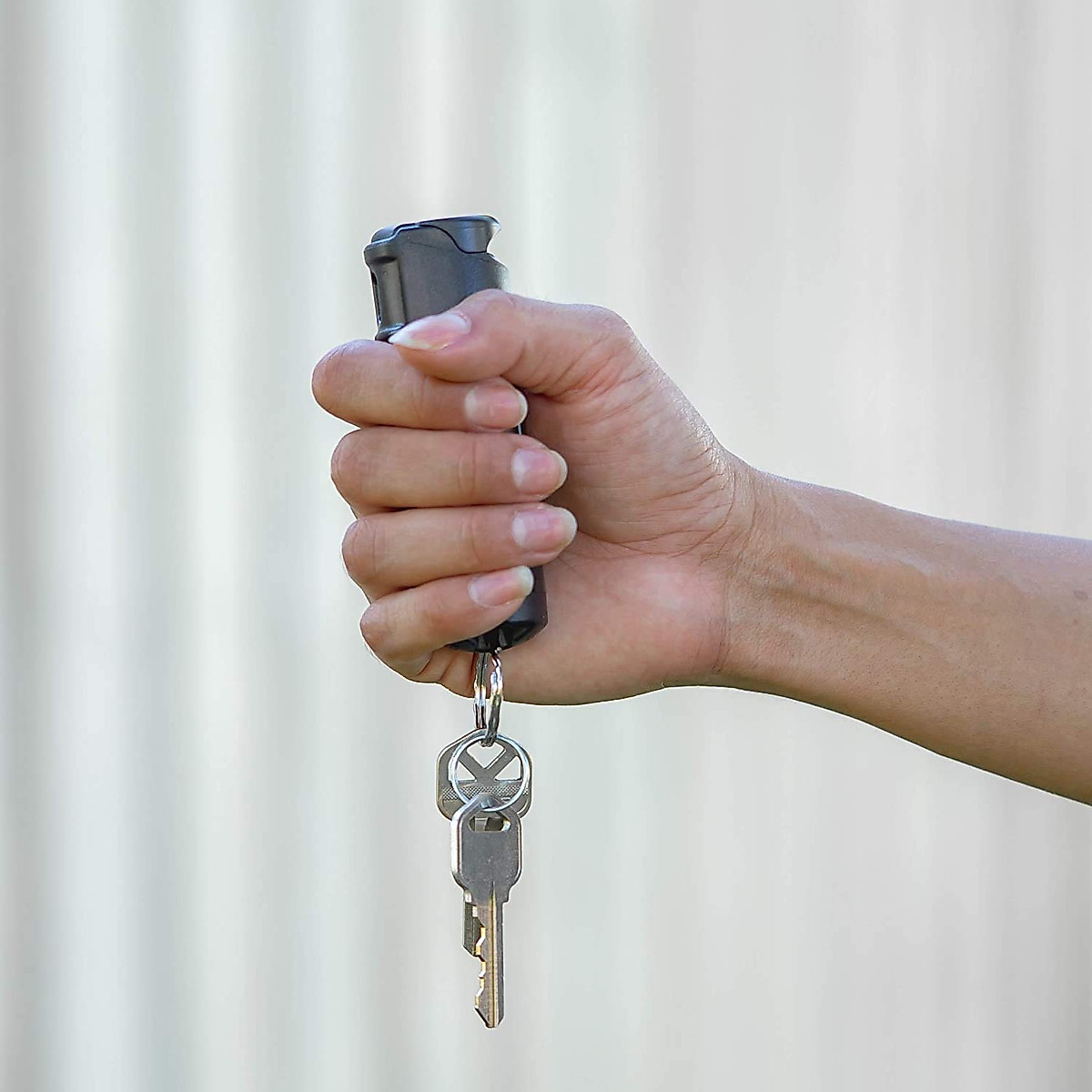 POLICE MAGNUM 2 Pepper Spray 1/2oz Black Flip Top Molded Keychain Security Self Defense Police Strength