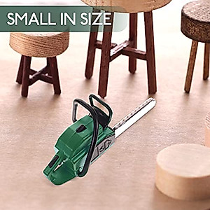 STOBOK Kids Garden Tools Mini Chainsaw Cordless Mini Power Chain Handheld Small Chainsaw 1/12 Model Doll House Garden Working Accessories Mini House Accessories Green Kids Outdoor Toys