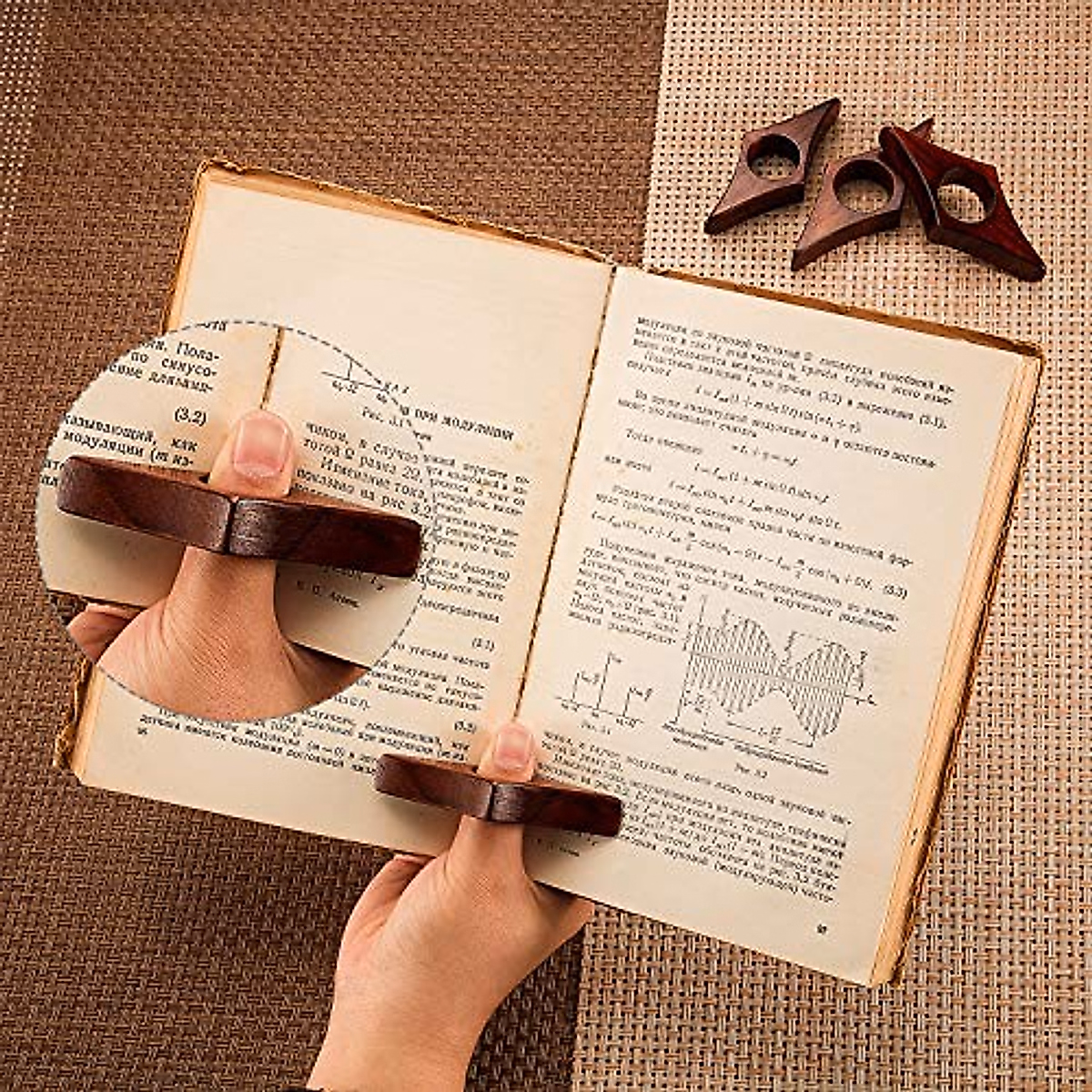 4 Pieces Wooden Book Page Holder Thumb Wood Book Holder Handmade Wood Reading Bookmark Accessory for Bookworm Book Lover Gifts, 2 Sizes