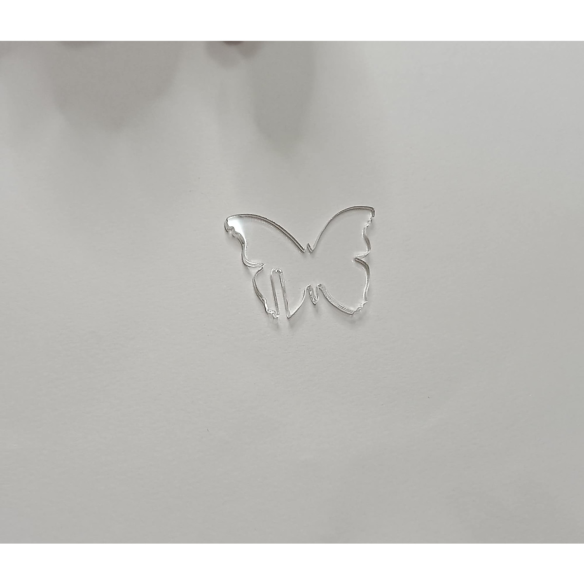 XIAOYUE 20pcs of Blank Butterfly Champagne Glass Markers,Blank Clear Acrylic Drink Marker, Wedding Favor, Blank Escort Card Rounds, Wine Glass Markers (Clear)