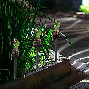 Uonlytech Solar Lantern Bird Stake Solar Parrot Outdoor Patio Decor Solar Light Parrot Garden Decorations Solar Lights for Yard Garden Landscape Green Parrot Patio Figurine Light Outdoor Solar Lights