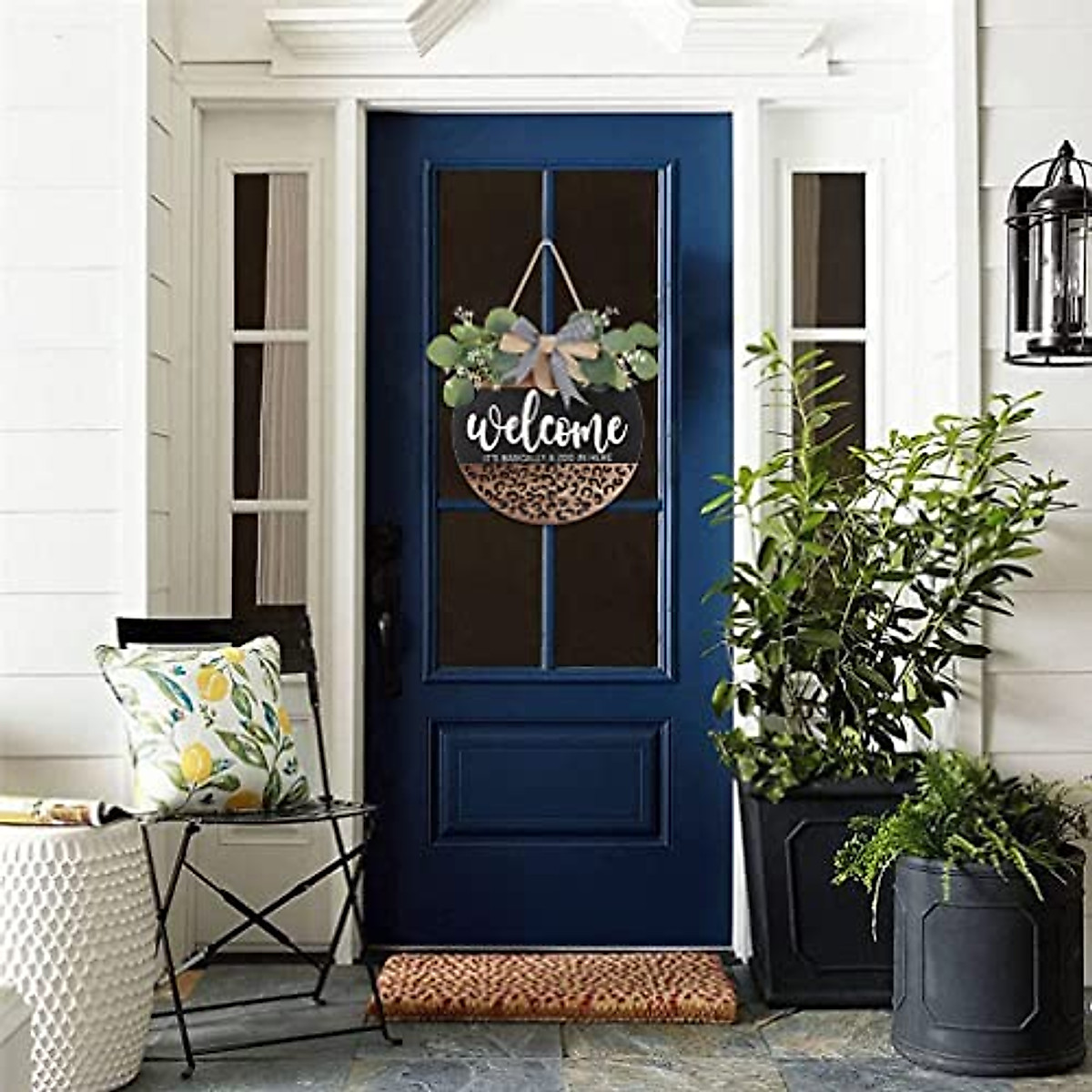 FWIEXA 3D Welcome Door Sign Wreath Wall Decor, It's Basically A Zoo in Here Round Wood Hanging Sign (11.4”x11.4”), Funny Hollow Leopard Pattern Decoration for Yard Garden Farmhouse Outdoor