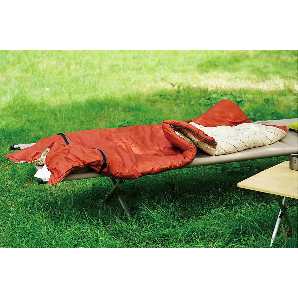 Snow Peak Ofuton Sleeping Bag - Versatile Camping Sleeping Bag for Cold Weather & Warm Sleeping - Comfortable & Durable Camping Equipment - Wide