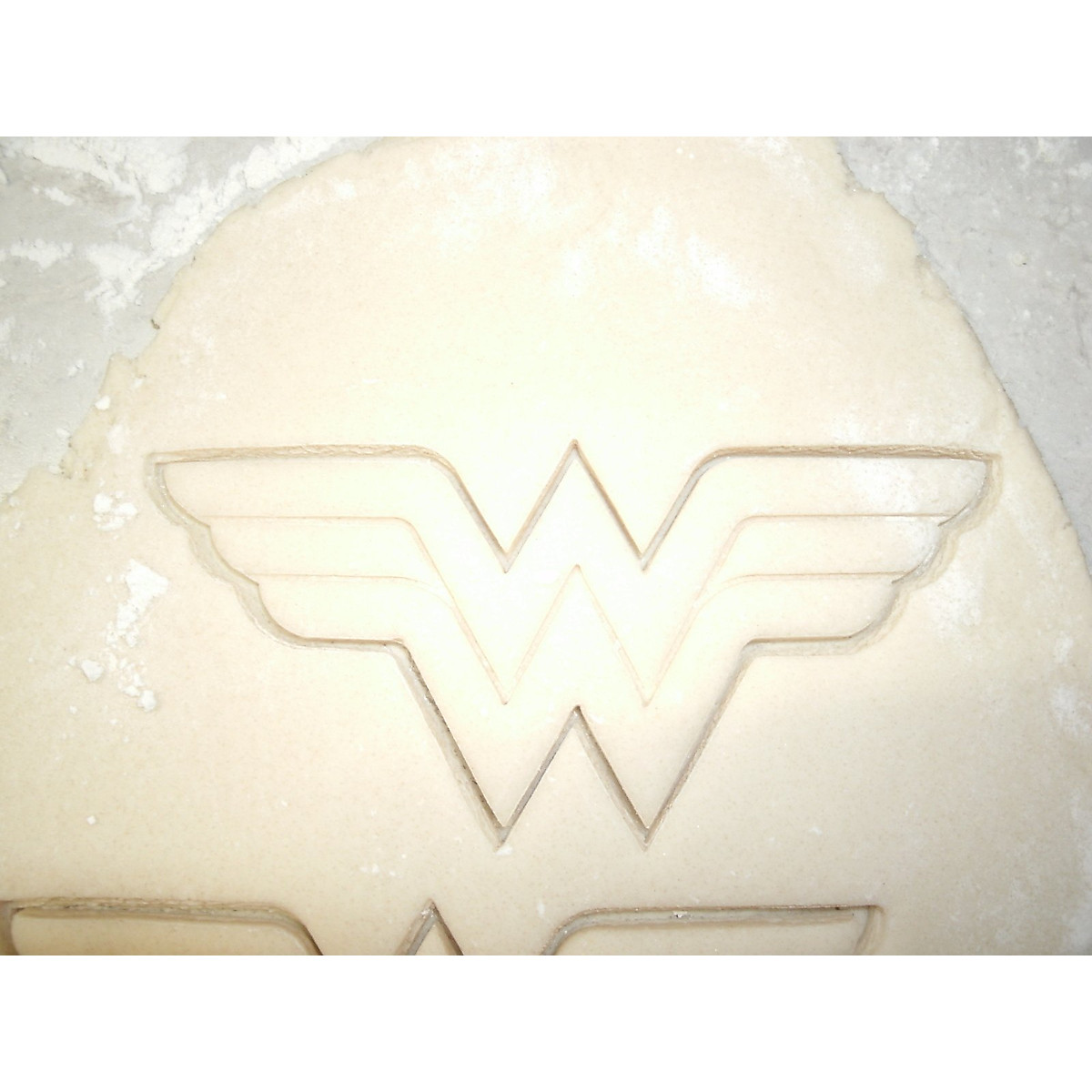 WOMAN SUPERHERO W DETAILED COOKIE CUTTER BAKING TOOL USA PR511