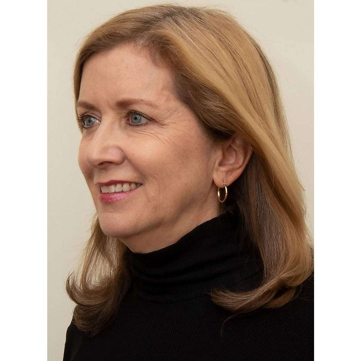 Small 14k Yellow Gold Diamond Cut Hoop Earrings with Click-down Clasp, (2mm Tube) (3/4 inch - 20mm)