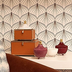 BRIGANTI Natural Soy Wax Scented Candles (Vanilla Cupcake: Vanilla/Bourbon/Buttercream/Cake) Long Lasting Candles Hand Poured in Elegant White Glass Jar, Clean Burning Aromatherapy for Home