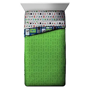 Jay Franco Minecraft Monster Hunters 4 Piece Twin Bed Set - Includes Reversible Comforter & Sheet Set - Bedding Features Creeper - Super Soft Fade Resistant Microfiber (Official Minecraft Product)