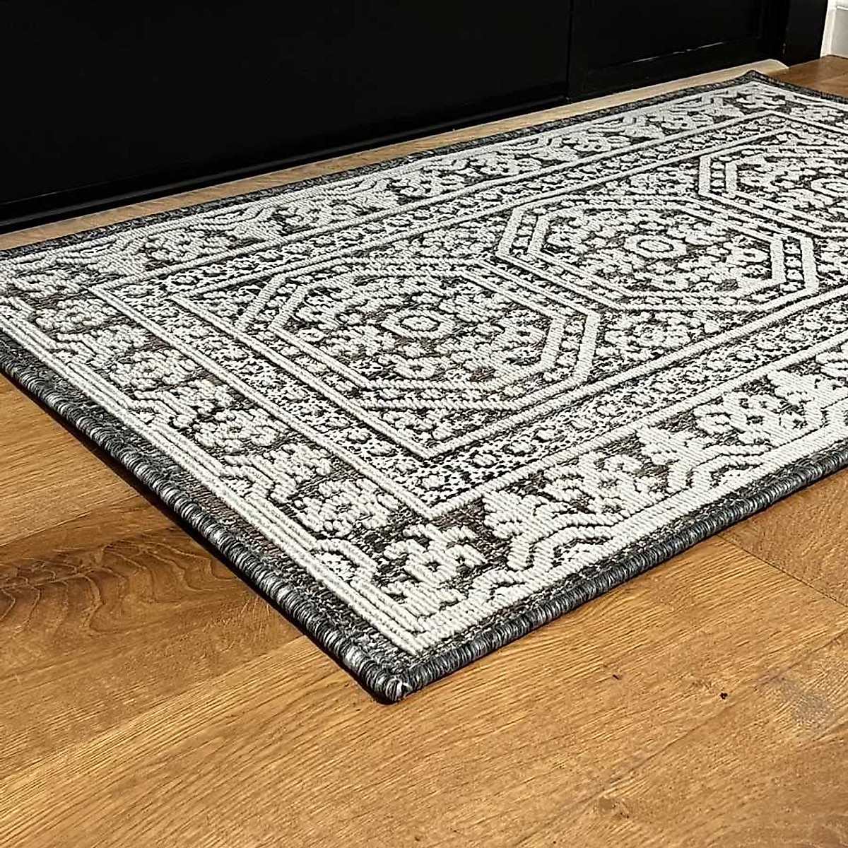 Pilgrim Home and Hearth 19653-1 Area Rugs, 46" x 28", Beautiful