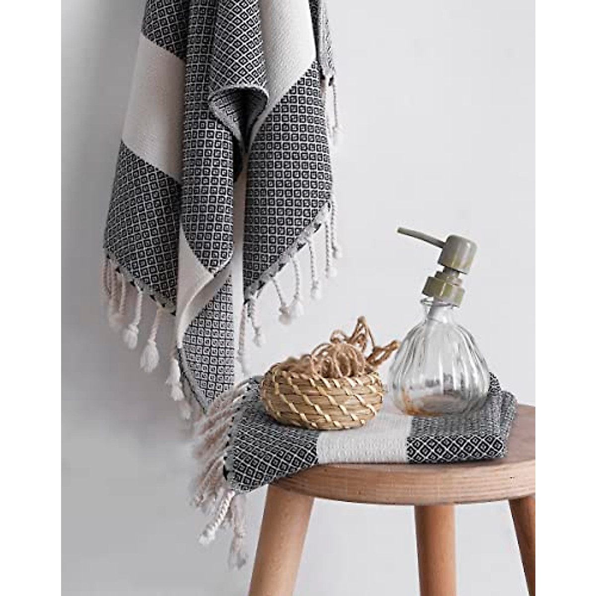 Die Caprie Turkish Hand Towels Set of 2 | 100% Cotton, 16 x 40 Inches | Decorative Bathroom Towel for Hand, Face, Gym, Yoga, Dishcloth, Kitchen and Bath(2 Hand Towels, Black)