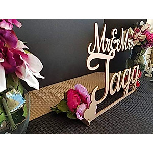 Mr & Mrs Sign - Custom Wedding Name sign - Script Surname - Personalized Wedding Sign - Sweetheart table - ROCH FONT