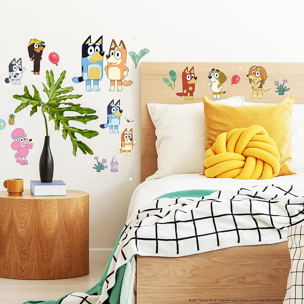 RoomMates Bluey Family and Friends Peel and Stick Wall Decals, RMK5457SCS