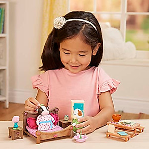 Li'l Woodzeez Lil Woodzeez – Bedroom & Dining Playset with 2 Characters – Dollhouse Furniture Set – Toy Bedroom & Kitchen Playset – Animal Figurines – Kids 3 Years +