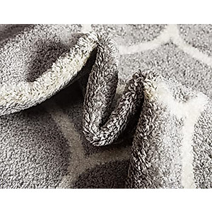 Rugs.com Lattice Frieze Collection Rug – 3' Round Light Gray Medium Rug Perfect for Kitchens, Dining Rooms