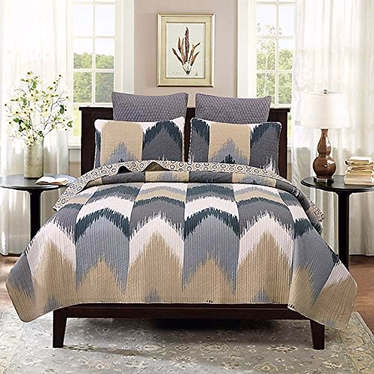 YAYIDAY Bedspread Quilt Set Queen Size - Peach Skin Fabric - Breathable Coverlet with Pillow Shams, Geometry Pattern Modern Grey Beige Black Chevron