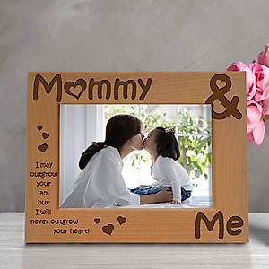 KATE POSH - Mommy & Me Engraved Natural Wood Picture Frame - Mother's Day Gifts, I Love Mommy Photo Frame, Christmas Gifts, New Baby Gifts, Nursery Picture Frame, New Mom Gifts (4x6-Horizontal)