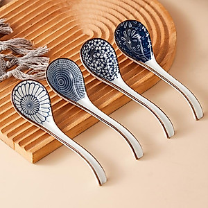 JOBNTZ Asian Soup Spoon,Ceramic Ramen Spoon,6.4inch Japanese Pho Spoon with Long Handle for Miso,Dumpling,Noodles,Wonton (Blue and White Porcelain, Set of 4)