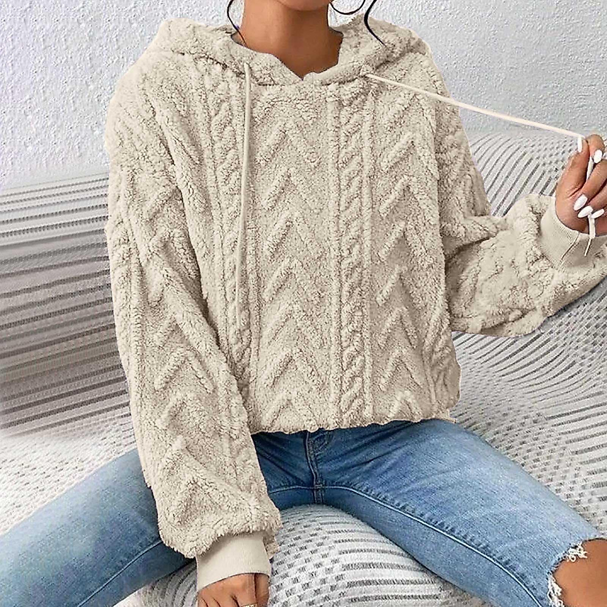 Black of Friday Deals 2023, Oversized Sweatshirts for Women Loose Fit Cable Knit Chunky Sweater Long Sleeve Thermal Plush Fleece Pullover Sweatshirts Lightweight Hoodie Winter Clothes L-Beige L