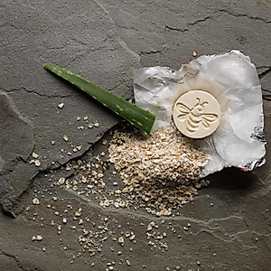 4 Handmade Raw Honey & Colloidal Oatmeal Bath Bombs with Lavender & Lemongrass Essential Oils to soothe hydrate dry skin