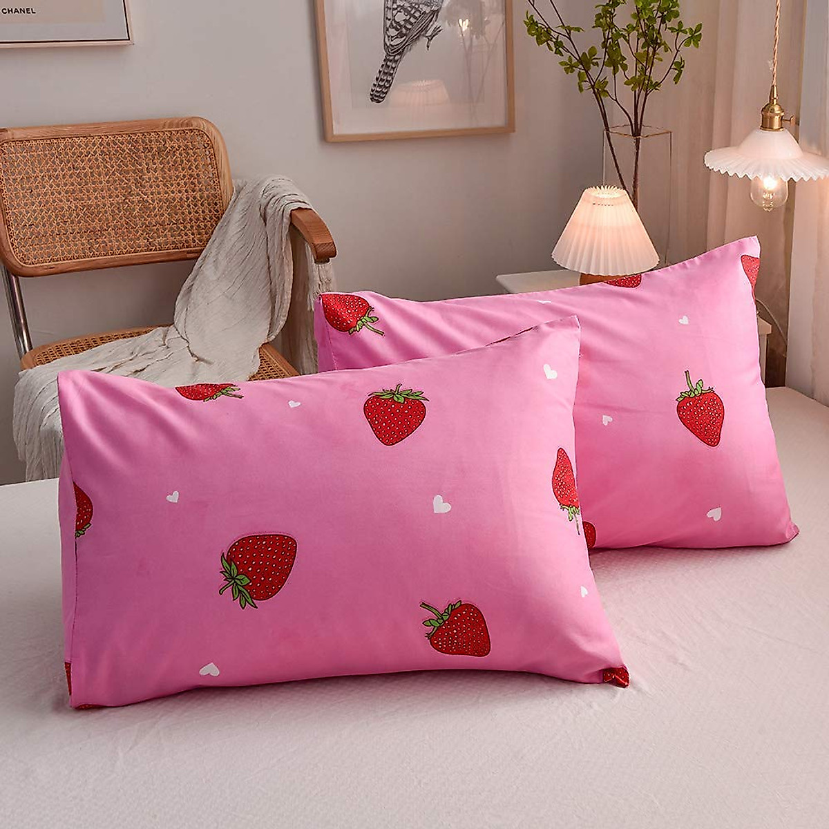 Lightweight Hotel Luxury Duvet Cover 3 Piece Set-Kids Kawaii Cute Fruit Strawberry Ultra Soft Premium Microfiber Breathable Comforter Cover with Zipper Closure, Corner Ties Full/Queen (90x90 inches) …