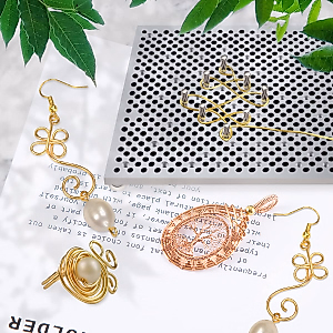 The hobbyworker Wire Bending Jig,Wire Jig Includes 30 Metal pegs for Jewelry Making Tools and Wire Wrapping Supplies