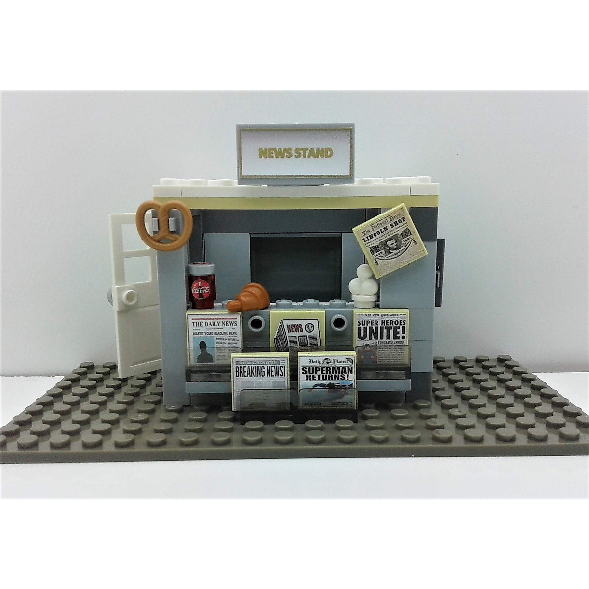 Building Bricks Toys Blocks Newsstand & Fast-Food Ice Cream Corner-Compatible with All Brands-MOC Minifigure City Town Village AFOL 10x20 Baseplate