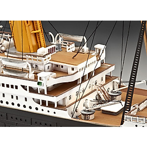 Revell 05715 1:400 RMS Titanic 100th Anniversary Edition Gift Set