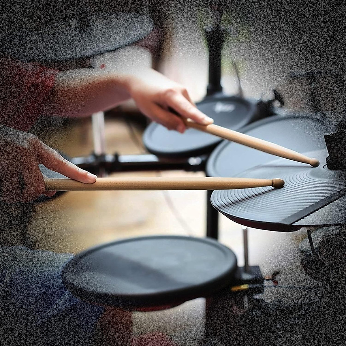 OIETON 2 Pairs Drum sticks 5A Classic Maple Wood Drumsticks Wood Tip Drumstick for Adults Kids and Beginners