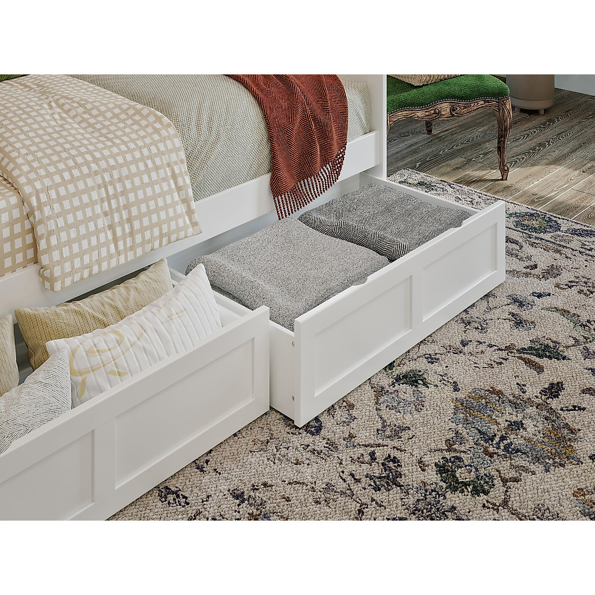 Acadia Twin Wood Daybed with Set of 2 Drawers in White