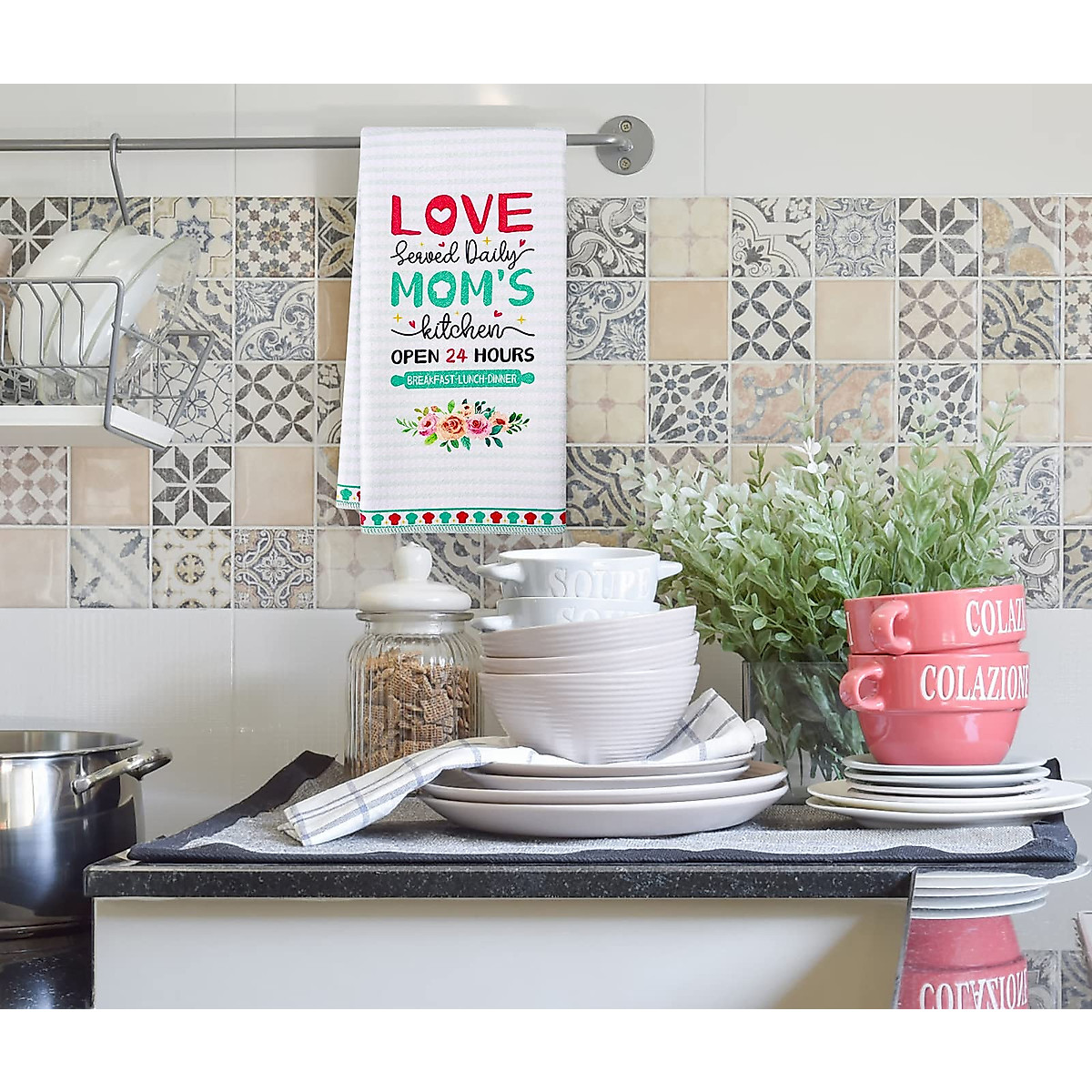 WaaHome Mom Kitchen Towel, Mothers Day Mom Gifts from Daughter Son, Funny Mom Dish Towel Dishcloth Hand Towels for Mom's Kitchen, Mothers Day Birthday Gifts for Mom from Daughter Son Kids