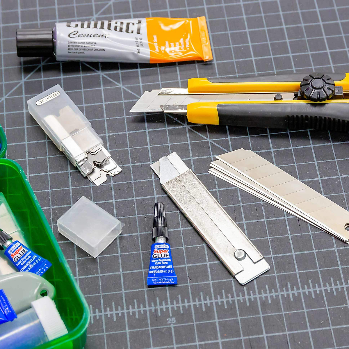 BAZIC Single Edge Razor Blades, Safety Straight Edge Razors, Box & Carton Cutter Replacement Refill, Glass & Paint Scraper Razor (8/Pack), 1-Pack