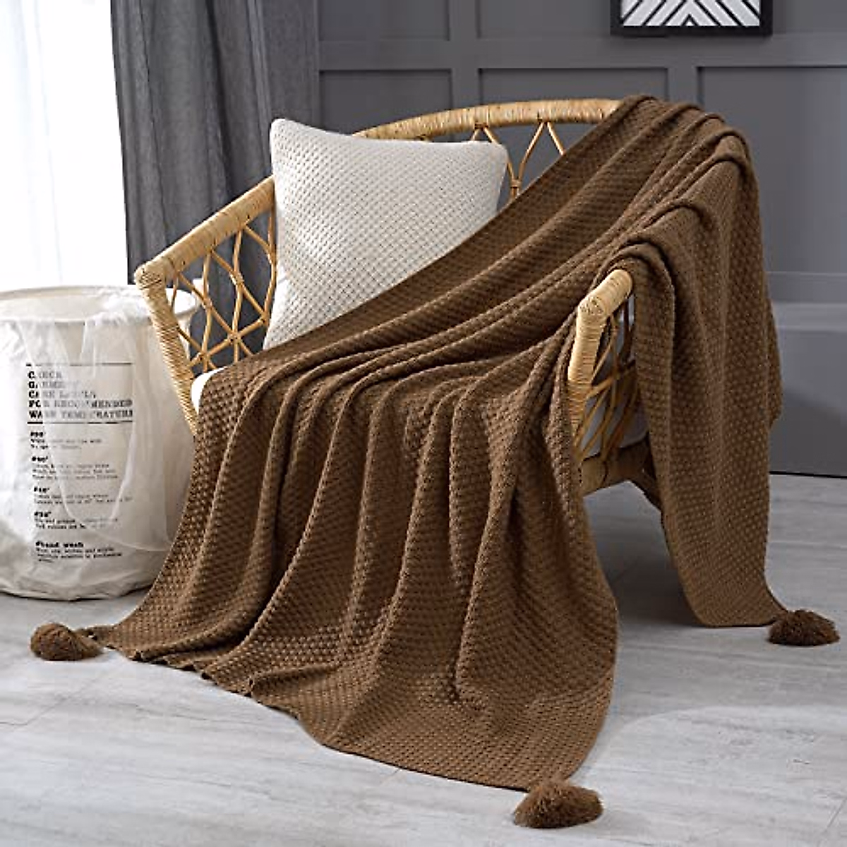 Throw Blanket for Couch, Knit Throw Blanket with Tassels, Skin Friendly, Ventilated and Breathable, Super Soft Warm Decorative Blanket for Bed, Sofa and Living Room